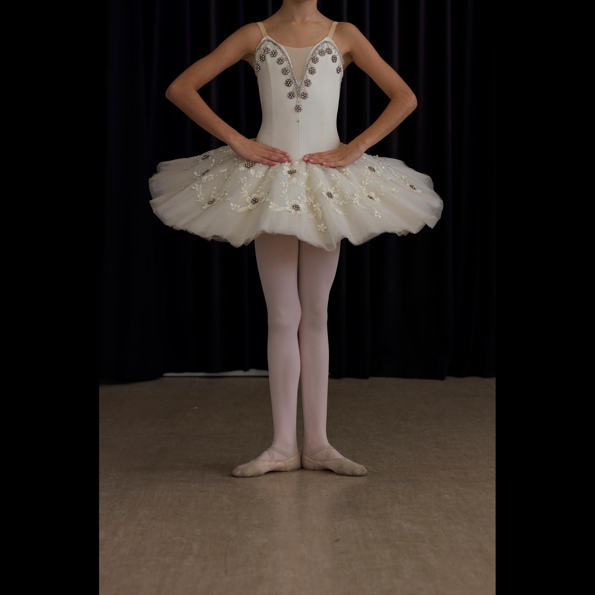 Tutú Blanco Hueso 2 - Steps Supplies